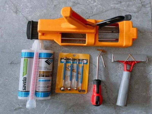 Tìm hiểu về bộ dụng cụ chà ron gạch - Công Ty Cp Tập Đoàn Saveto Việt Nam